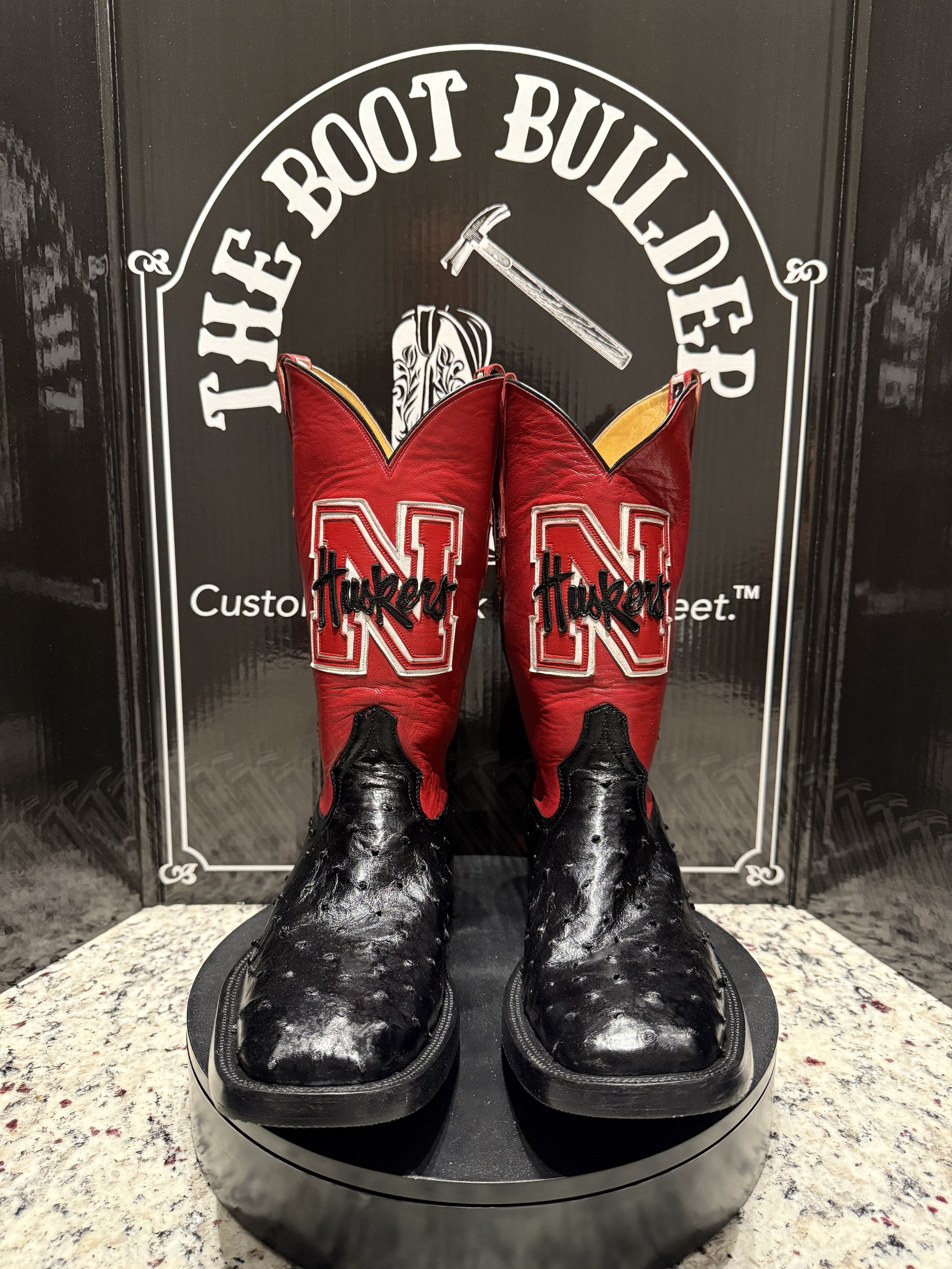 The Bolt – The Boot Builder
